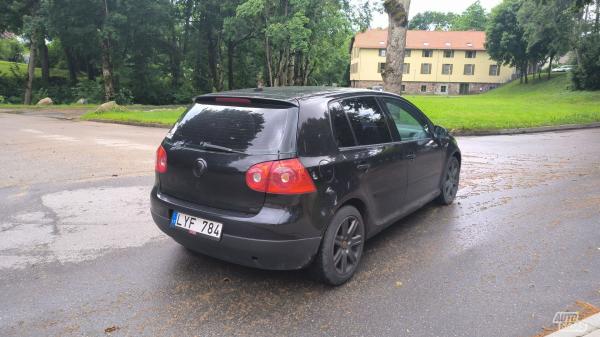 Volkswagen Golf 2005 in Klaipeda, with an engine capacity of 1.90 L and mileage of 374 thousand km for 580 €, photo 4 on AUTOMOTO.COM.LV