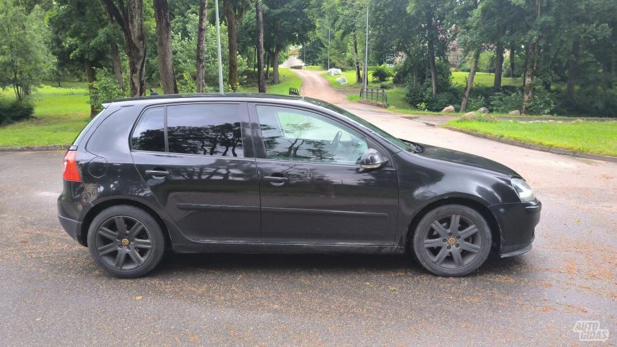 Volkswagen Golf 2005 in Klaipeda, with an engine capacity of 1.90 L and mileage of 374 thousand km for 580 €, photo 6 on AUTOMOTO.COM.LV