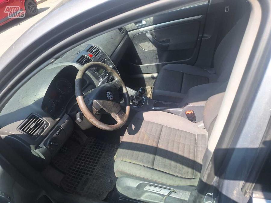 Volkswagen Golf 2005 in Vilnius, with an engine capacity of 1.90 L and mileage of 360 thousand km for 490 €, photo 6 on AUTOMOTO.COM.LV