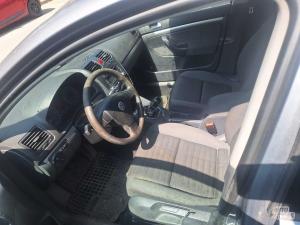 Volkswagen Golf 2005 Viļņa, ar dzinēja tilpumu 1.90 L un nobraukumu 360 tūkst. km par 520 €, foto 6 vietnē AUTOMOTO.COM.LV