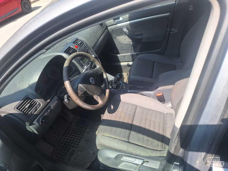 Volkswagen Golf 2005 Viļņa, ar dzinēja tilpumu 1.90 L un nobraukumu 360 tūkst. km par 520 €, foto 6 vietnē AUTOMOTO.COM.LV