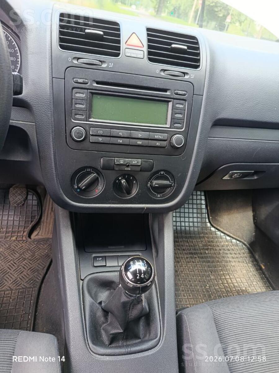 Volkswagen Golf 2005 in Riga, with an engine capacity of 1.40 L and mileage of 165 thousand km for 1400 €, photo 4 on AUTOMOTO.COM.LV