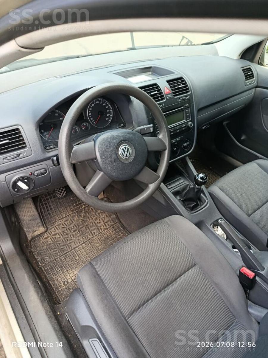 Volkswagen Golf 2005 in Riga, with an engine capacity of 1.40 L and mileage of 165 thousand km for 1400 €, photo 5 on AUTOMOTO.COM.LV