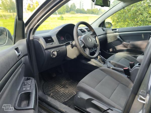 Volkswagen Golf 2005 Viļņa, ar dzinēja tilpumu 1.90 L un nobraukumu 390 tūkst. km par 750 €, foto 9 vietnē AUTOMOTO.COM.LV