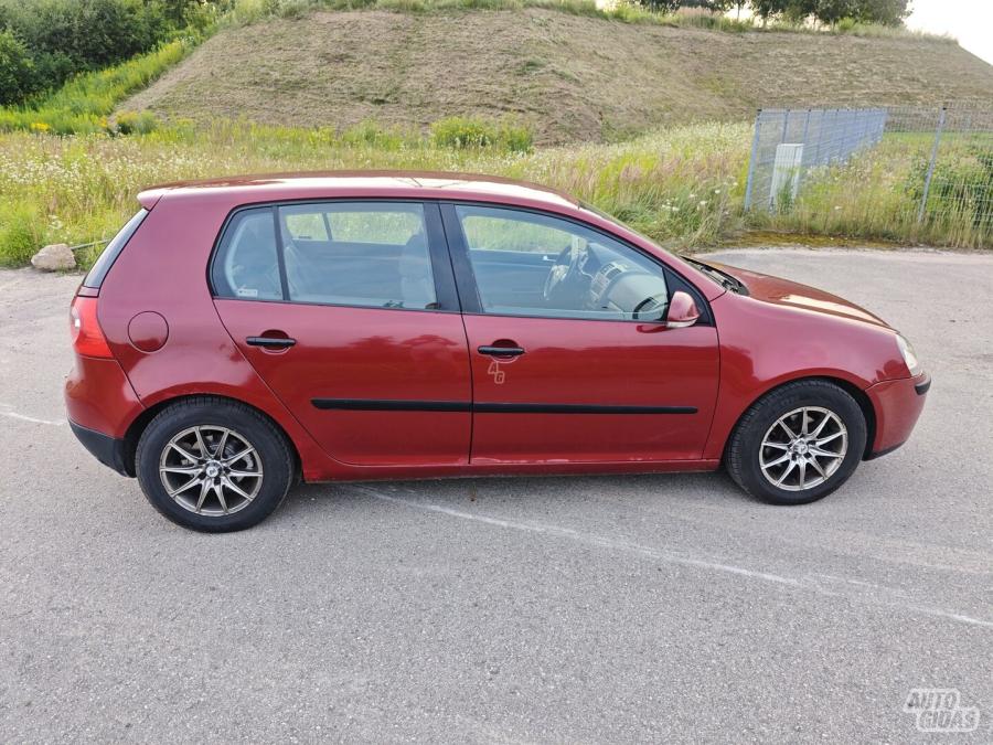 Volkswagen Golf 2005 in Vilnius, with an engine capacity of 1.60 L and mileage of 244 thousand km for 870 €, photo 7 on AUTOMOTO.COM.LV