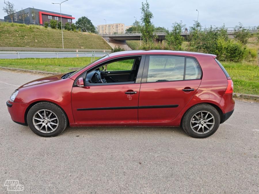 Volkswagen Golf 2005 in Vilnius, with an engine capacity of 1.60 L and mileage of 244 thousand km for 870 €, photo 8 on AUTOMOTO.COM.LV