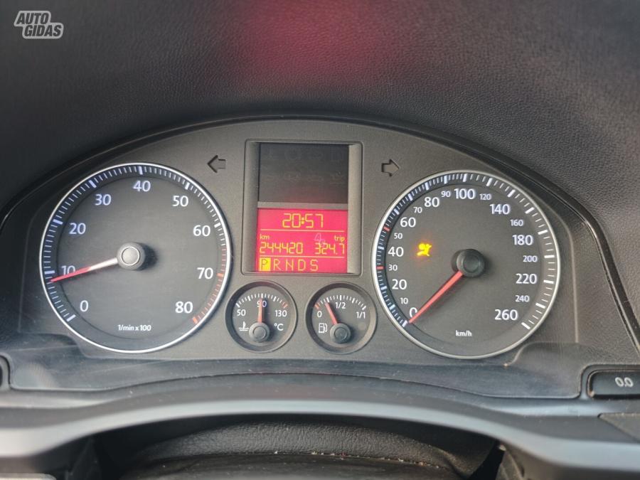 Volkswagen Golf 2005 in Vilnius, with an engine capacity of 1.60 L and mileage of 244 thousand km for 870 €, photo 14 on AUTOMOTO.COM.LV