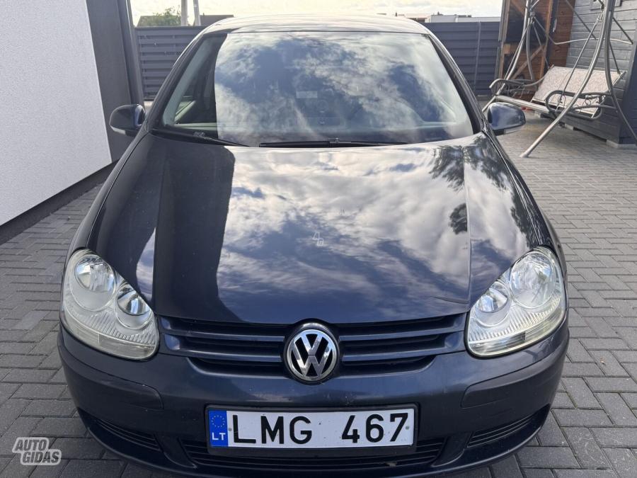 Volkswagen Golf 2005 Kauņa, ar dzinēja tilpumu 1.90 L un nobraukumu 300 tūkst. km par 1590 €, foto 1 vietnē AUTOMOTO.COM.LV
