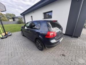 Volkswagen Golf 2005 Kauņa, ar dzinēja tilpumu 1.90 L un nobraukumu 300 tūkst. km par 1590 €, foto 3 vietnē AUTOMOTO.COM.LV