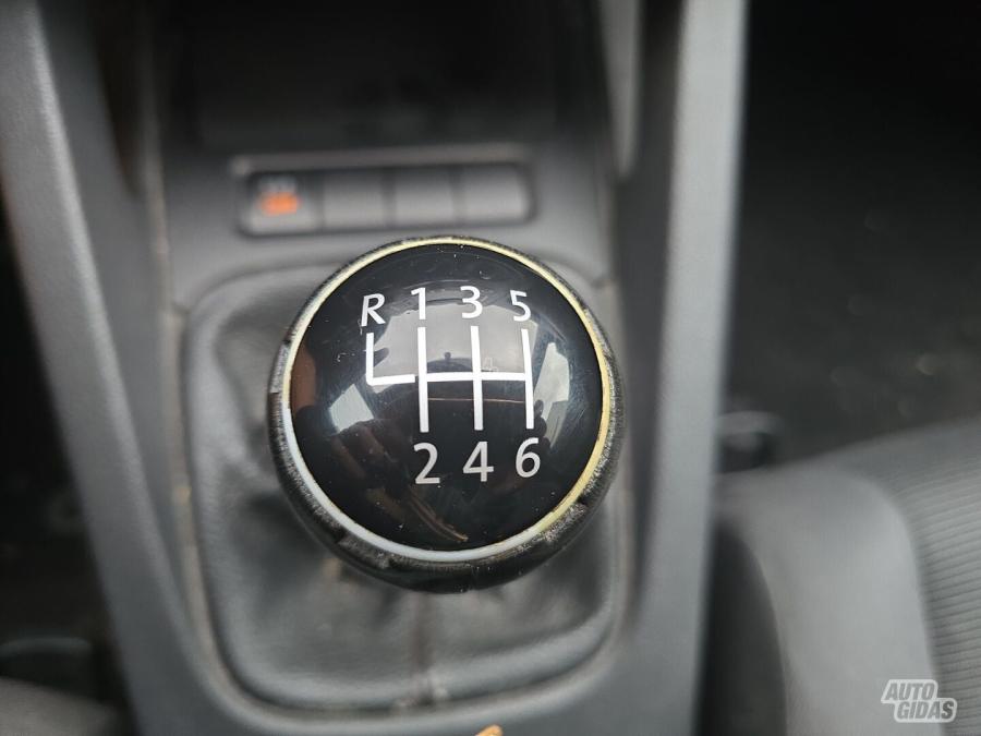 Volkswagen Golf 2005 in Kaunas, with an engine capacity of 1.90 L and mileage of 360 thousand km for 600 €, photo 9 on AUTOMOTO.COM.LV