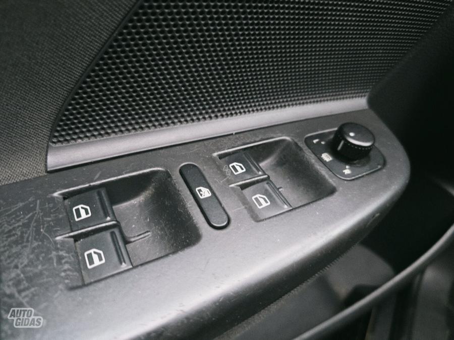 Volkswagen Golf 2005 in Kaunas, with an engine capacity of 1.90 L and mileage of 360 thousand km for 600 €, photo 12 on AUTOMOTO.COM.LV