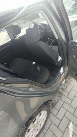Volkswagen Golf 2005 Joniškis, ar dzinēja tilpumu 1.90 L un nobraukumu 500 tūkst. km par 600 €, foto 3 vietnē AUTOMOTO.COM.LV