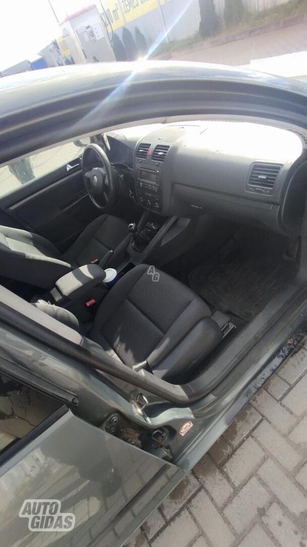 Volkswagen Golf 2005 Joniškis, ar dzinēja tilpumu 1.90 L un nobraukumu 500 tūkst. km par 600 €, foto 4 vietnē AUTOMOTO.COM.LV