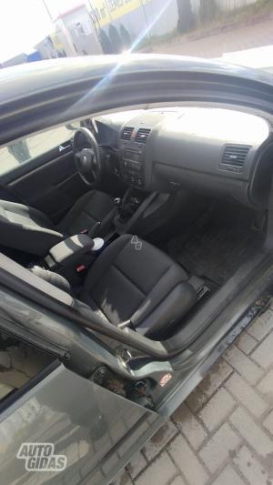 Volkswagen Golf 2005 Joniškis, ar dzinēja tilpumu 1.90 L un nobraukumu 500 tūkst. km par 600 €, foto 4 vietnē AUTOMOTO.COM.LV