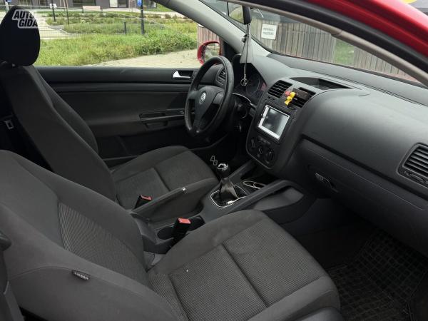 Volkswagen Golf 2005 in Vilnius, with an engine capacity of 1.40 L and mileage of 300 thousand km for 799 €, photo 8 on AUTOMOTO.COM.LV