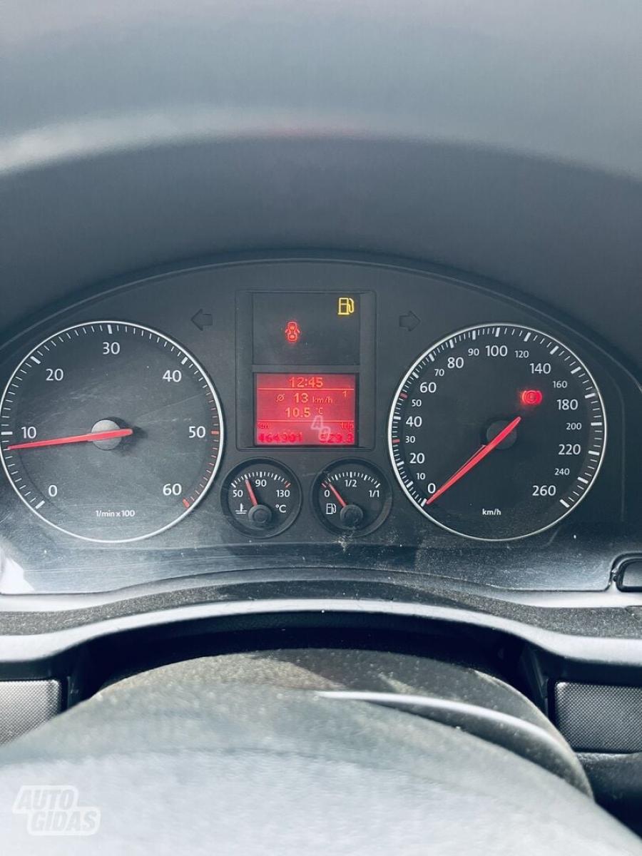 Volkswagen Golf 2005 in Panevezys, with an engine capacity of 1.90 L and mileage of 442 thousand km for 1000 €, photo 11 on AUTOMOTO.COM.LV