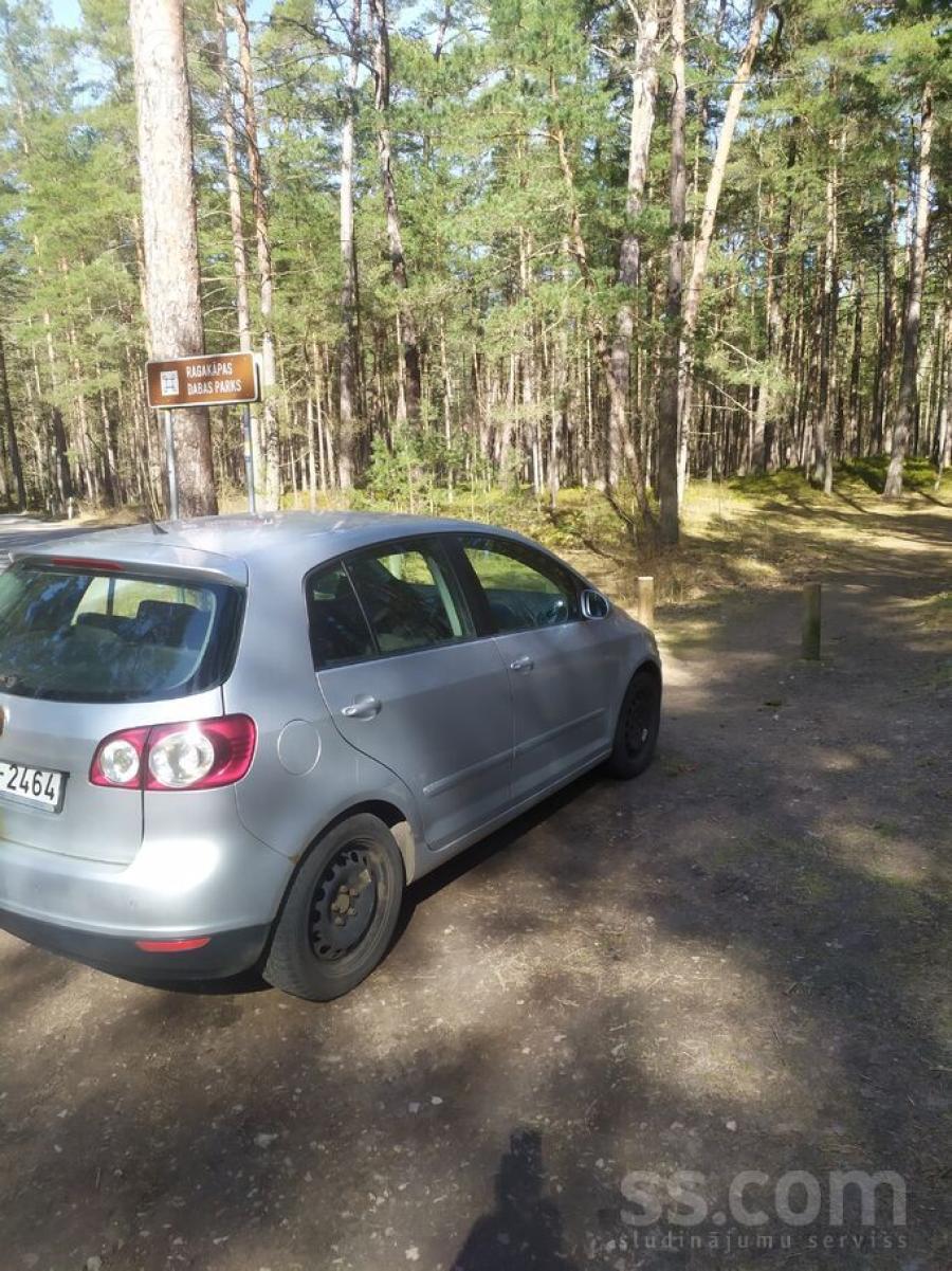Volkswagen Golf 2006 in Riga, with an engine capacity of 1.60 L and mileage of 240 thousand km for 2400 €, photo 3 on AUTOMOTO.COM.LV