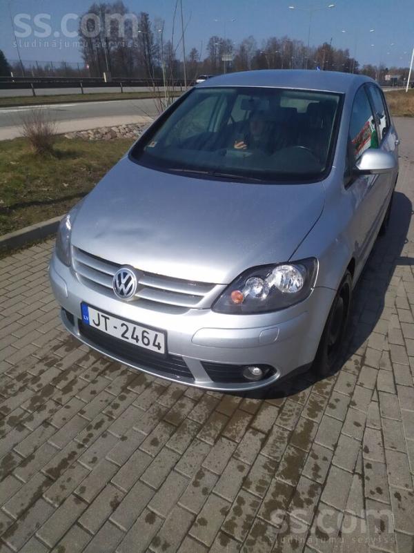 Volkswagen Golf 2006 Rīga, ar dzinēja tilpumu 1.60 L un nobraukumu 240 tūkst. km par 2400 €, foto 6 vietnē AUTOMOTO.COM.LV