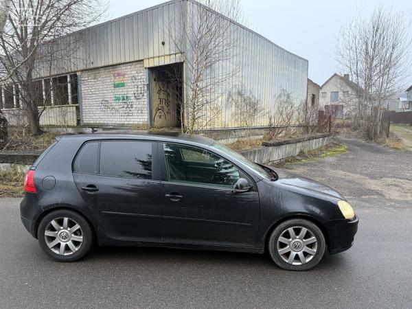 Volkswagen Golf 2006 Viļņa, ar dzinēja tilpumu 1.90 L un nobraukumu 390 tūkst. km par 1300 €, foto 6 vietnē AUTOMOTO.COM.LV