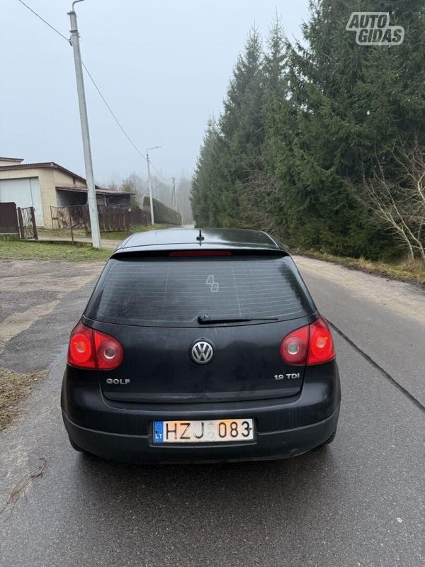 Volkswagen Golf 2006 Viļņa, ar dzinēja tilpumu 1.90 L un nobraukumu 390 tūkst. km par 1300 €, foto 8 vietnē AUTOMOTO.COM.LV