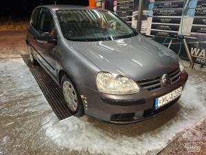 Volkswagen Golf 2006 in Ukmerge, with an engine capacity of 1.90 L and mileage of 411 thousand km for 1350 €, photo 3 on AUTOMOTO.COM.LV