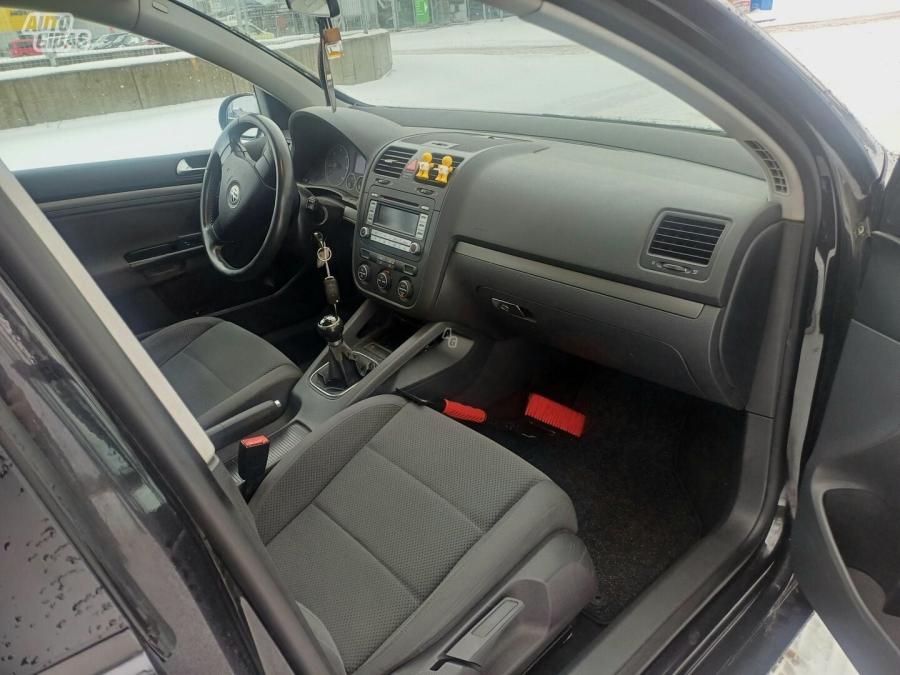 Volkswagen Golf 2006 Kauņa, ar dzinēja tilpumu 1.90 L un nobraukumu 302 tūkst. km par 2350 €, foto 7 vietnē AUTOMOTO.COM.LV