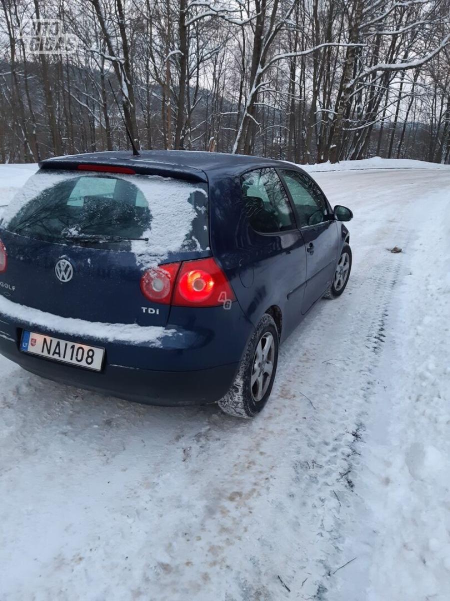 Volkswagen Golf 2006 Viļņa, ar dzinēja tilpumu 1.90 L un nobraukumu 3245 tūkst. km par 1350 €, foto 13 vietnē AUTOMOTO.COM.LV