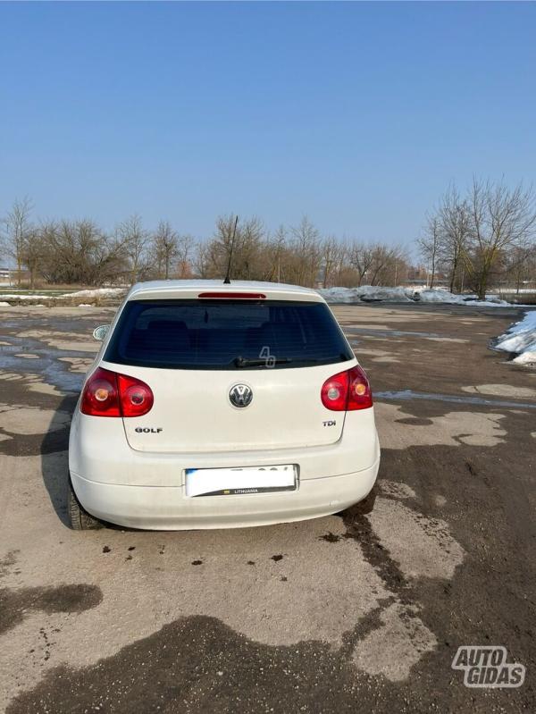 Volkswagen Golf 2006 in Panevezys, with an engine capacity of 1.90 L and mileage of 198 thousand km for 1950 €, photo 2 on AUTOMOTO.COM.LV