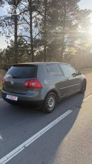Volkswagen Golf 2006 in Vilnius, with an engine capacity of 2.00 L and mileage of 300 thousand km for 450 €, photo 3 on AUTOMOTO.COM.LV