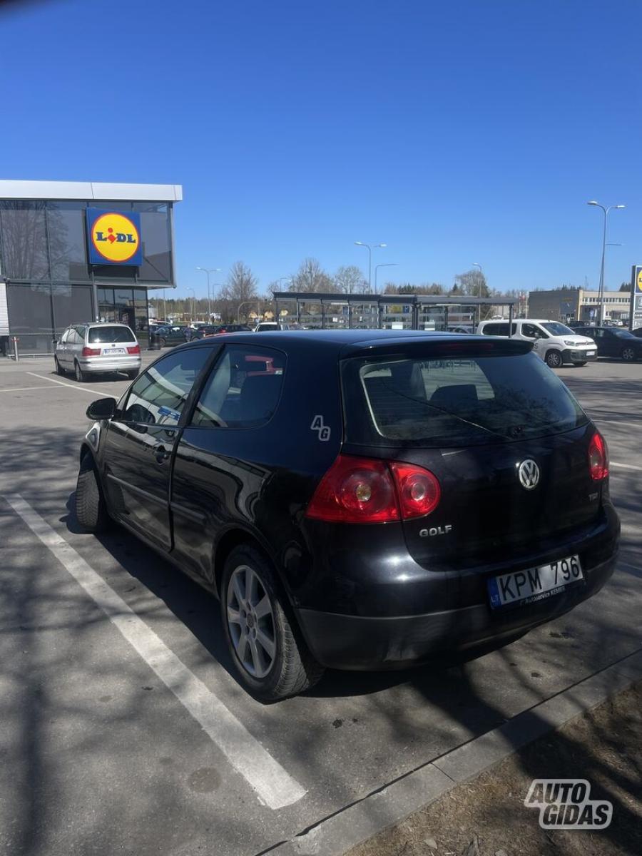 Volkswagen Golf 2006 in Kaunas, with an engine capacity of 1.90 L and mileage of 300 thousand km for 1100 €, photo 5 on AUTOMOTO.COM.LV