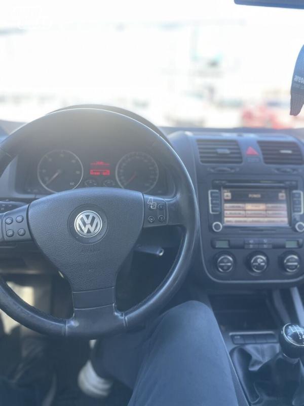 Volkswagen Golf 2006 Kauņa, ar dzinēja tilpumu 1.90 L un nobraukumu 300 tūkst. km par 1100 €, foto 5 vietnē AUTOMOTO.COM.LV