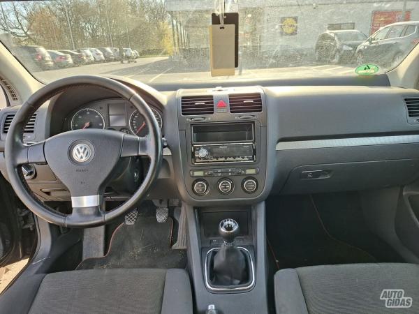 Volkswagen Golf 2006 in Vilnius, with an engine capacity of 1.90 L and mileage of 360 thousand km for 2100 €, photo 6 on AUTOMOTO.COM.LV