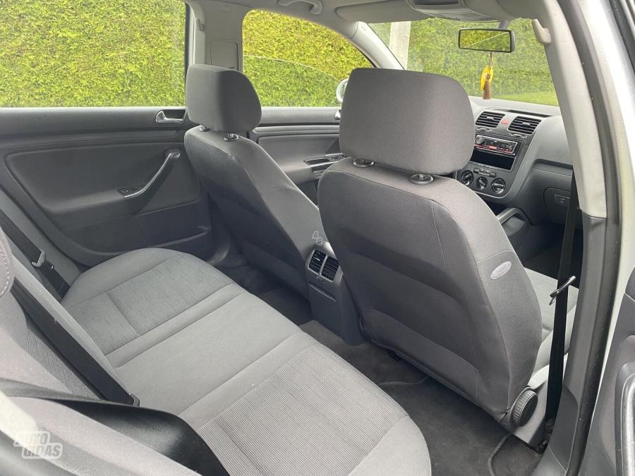 Volkswagen Golf 2006 in Ignalina, with an engine capacity of 1.90 L and mileage of 340 thousand km for 1850 €, photo 11 on AUTOMOTO.COM.LV