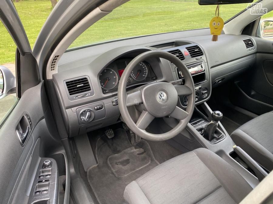 Volkswagen Golf 2006 in Ignalina, with an engine capacity of 1.90 L and mileage of 340 thousand km for 1750 €, photo 8 on AUTOMOTO.COM.LV