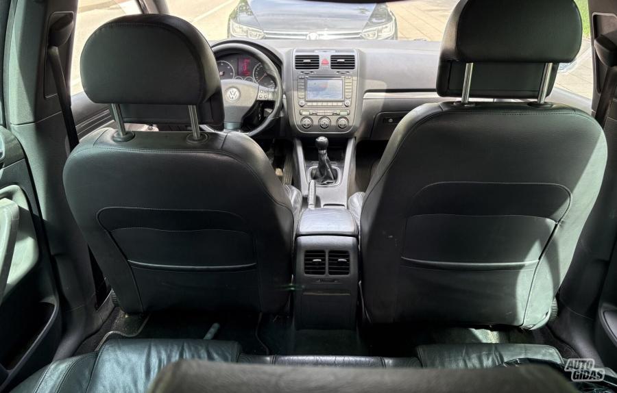 Volkswagen Golf 2006 in Jonava, with an engine capacity of 2.00 L and mileage of 380 thousand km for 930 €, photo 8 on AUTOMOTO.COM.LV