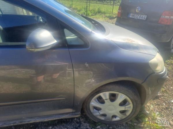 Volkswagen Golf 2006 in Akmene, with an engine capacity of 1.90 L and mileage of 300 thousand km for 600 €, photo 3 on AUTOMOTO.COM.LV