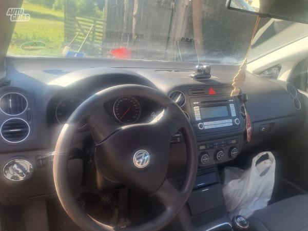 Volkswagen Golf 2006 in Akmene, with an engine capacity of 1.90 L and mileage of 300 thousand km for 600 €, photo 8 on AUTOMOTO.COM.LV