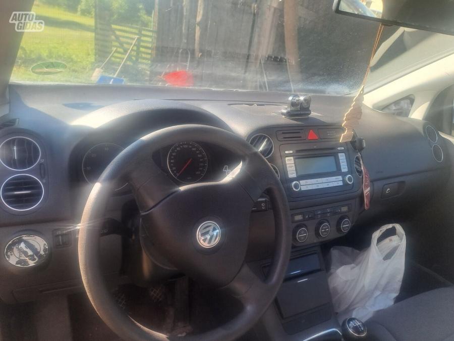 Volkswagen Golf 2006 Akmenė, ar dzinēja tilpumu 1.90 L un nobraukumu 300 tūkst. km par 600 €, foto 9 vietnē AUTOMOTO.COM.LV