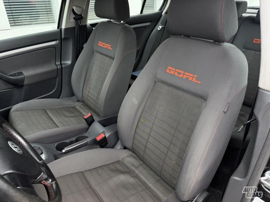 Volkswagen Golf 2006 Viļņa, ar dzinēja tilpumu 1.90 L un nobraukumu 340 tūkst. km par 1700 €, foto 12 vietnē AUTOMOTO.COM.LV