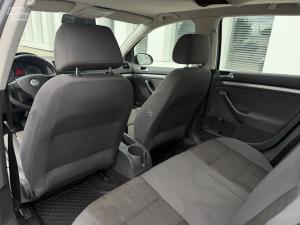 Volkswagen Golf 2006 Viļņa, ar dzinēja tilpumu 1.90 L un nobraukumu 340 tūkst. km par 1700 €, foto 13 vietnē AUTOMOTO.COM.LV