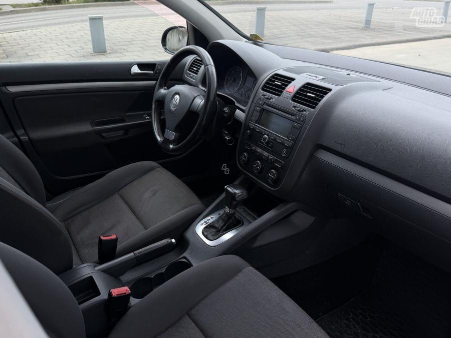 Volkswagen Golf 2006 Viļņa, ar dzinēja tilpumu 1.90 L un nobraukumu 340 tūkst. km par 1700 €, foto 15 vietnē AUTOMOTO.COM.LV