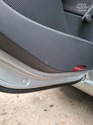 Volkswagen Golf 2006 in Kaunas, with an engine capacity of 1.90 L and mileage of 313 thousand km for 1900 €, photo 17 on AUTOMOTO.COM.LV