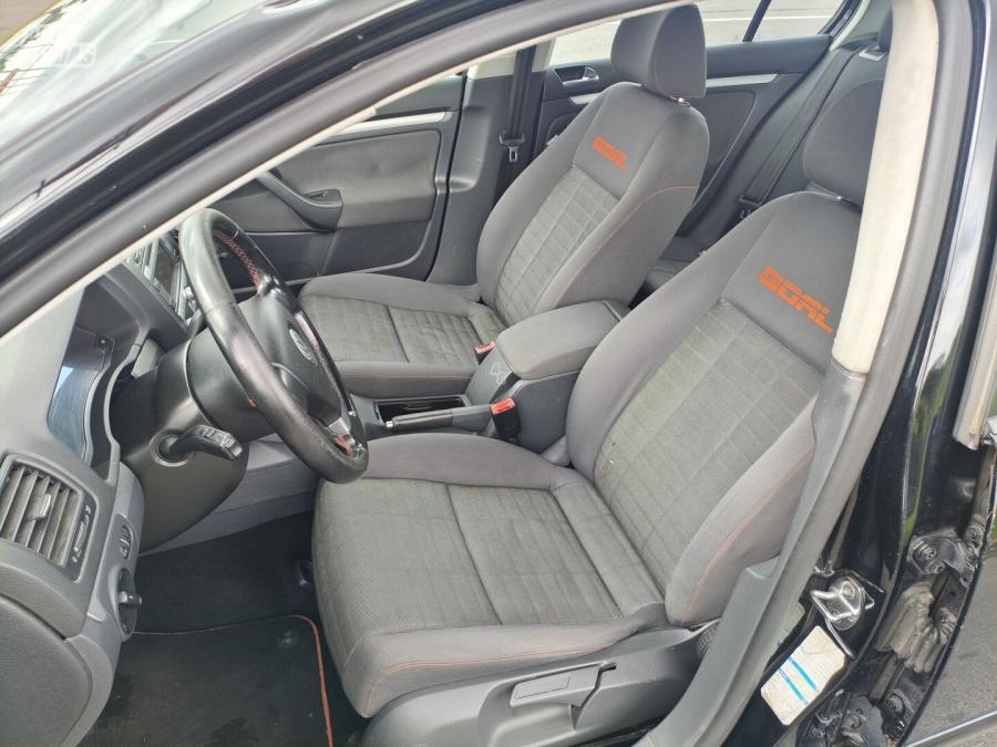 Volkswagen Golf 2006 Kauņa, ar dzinēja tilpumu 1.90 L un nobraukumu 215 tūkst. km par 2700 €, foto 11 vietnē AUTOMOTO.COM.LV
