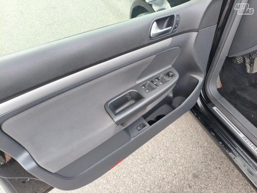 Volkswagen Golf 2006 Kauņa, ar dzinēja tilpumu 1.90 L un nobraukumu 215 tūkst. km par 2700 €, foto 15 vietnē AUTOMOTO.COM.LV