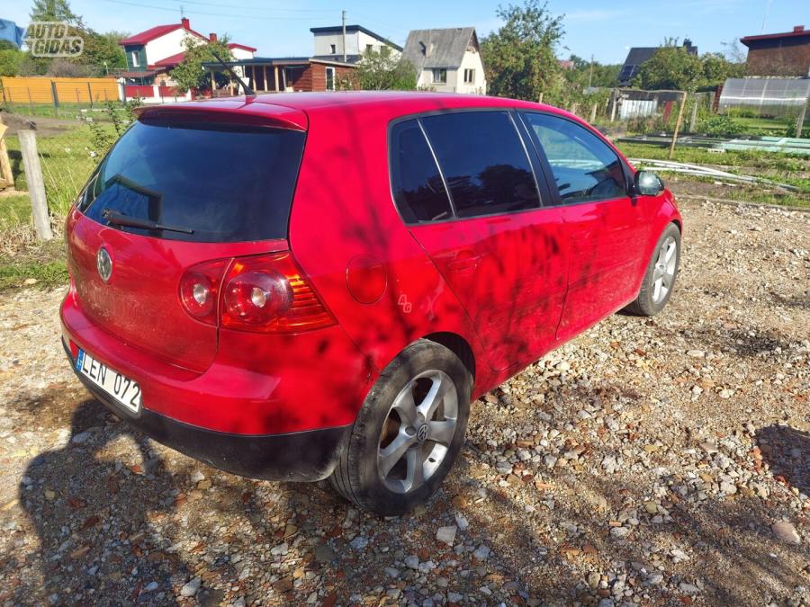 Volkswagen Golf 2006 in Jonava, with an engine capacity of 2.00 L and mileage of 371 thousand km for 999 €, photo 4 on AUTOMOTO.COM.LV