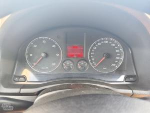 Volkswagen Golf 2006 in Jonava, with an engine capacity of 2.00 L and mileage of 371 thousand km for 999 €, photo 10 on AUTOMOTO.COM.LV