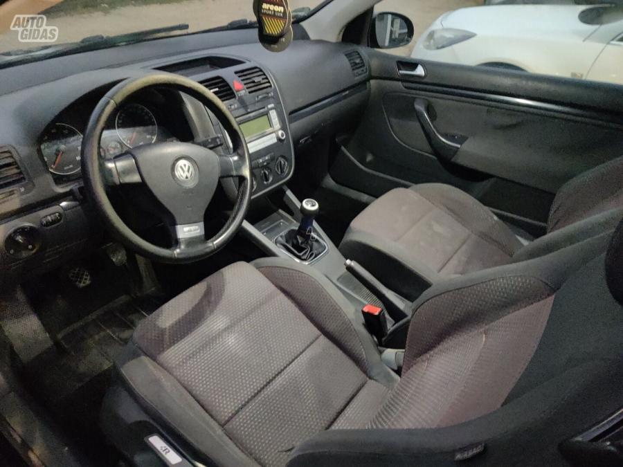 Volkswagen Golf 2006 in Siauliai, with an engine capacity of 1.40 L and mileage of 255 thousand km for 950 €, photo 5 on AUTOMOTO.COM.LV