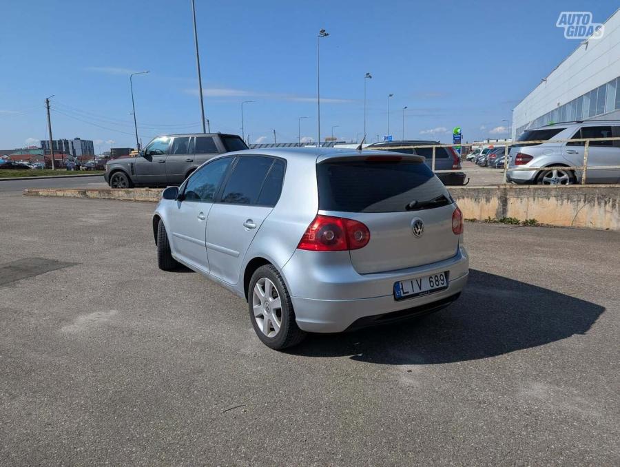 Volkswagen Golf 2007 Kauņa, ar dzinēja tilpumu 1.90 L un nobraukumu 332 tūkst. km par 1250 €, foto 5 vietnē AUTOMOTO.COM.LV