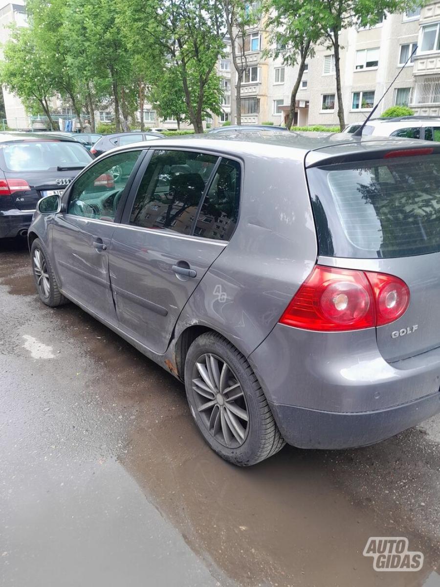 Volkswagen Golf 2007 Kauņa, ar dzinēja tilpumu 1.90 L un nobraukumu 365 tūkst. km par 1100 €, foto 3 vietnē AUTOMOTO.COM.LV