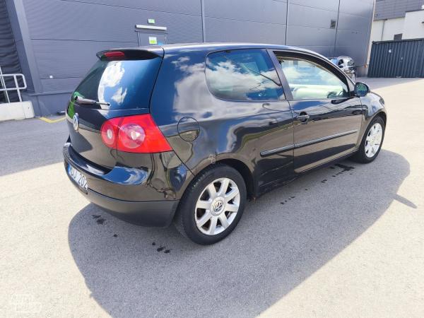 Volkswagen Golf 2007 Kauņa, ar dzinēja tilpumu 1.90 L un nobraukumu 400 tūkst. km par 600 €, foto 2 vietnē AUTOMOTO.COM.LV